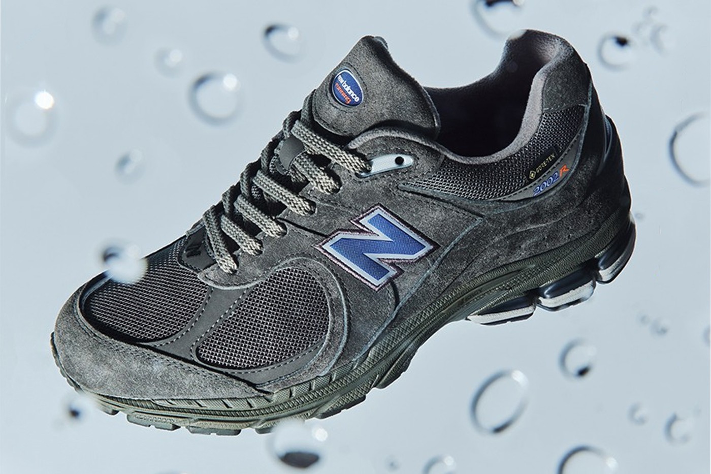 BEAMS x NEW BALANCE 2002R GORE-TEX - BEAT TO BE